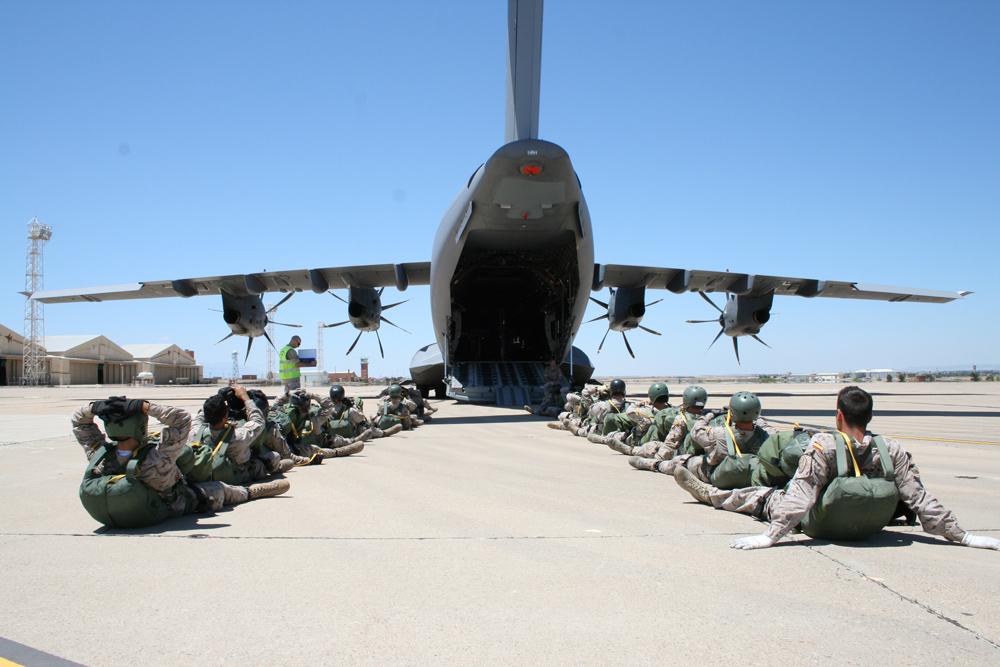 Paratrooping with A400M